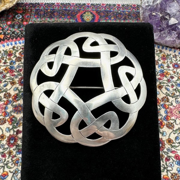 Celtic Knot Brooch - Etsy
