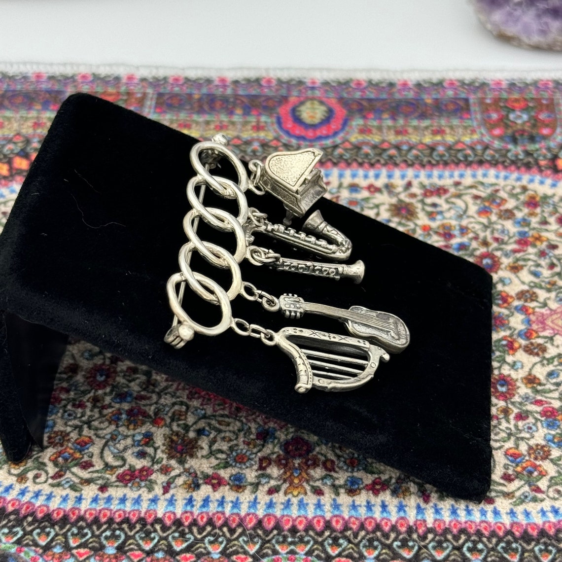Vintage Musical Instrument Charm Brooch / Pin - Piano, Guitar, Harp ...