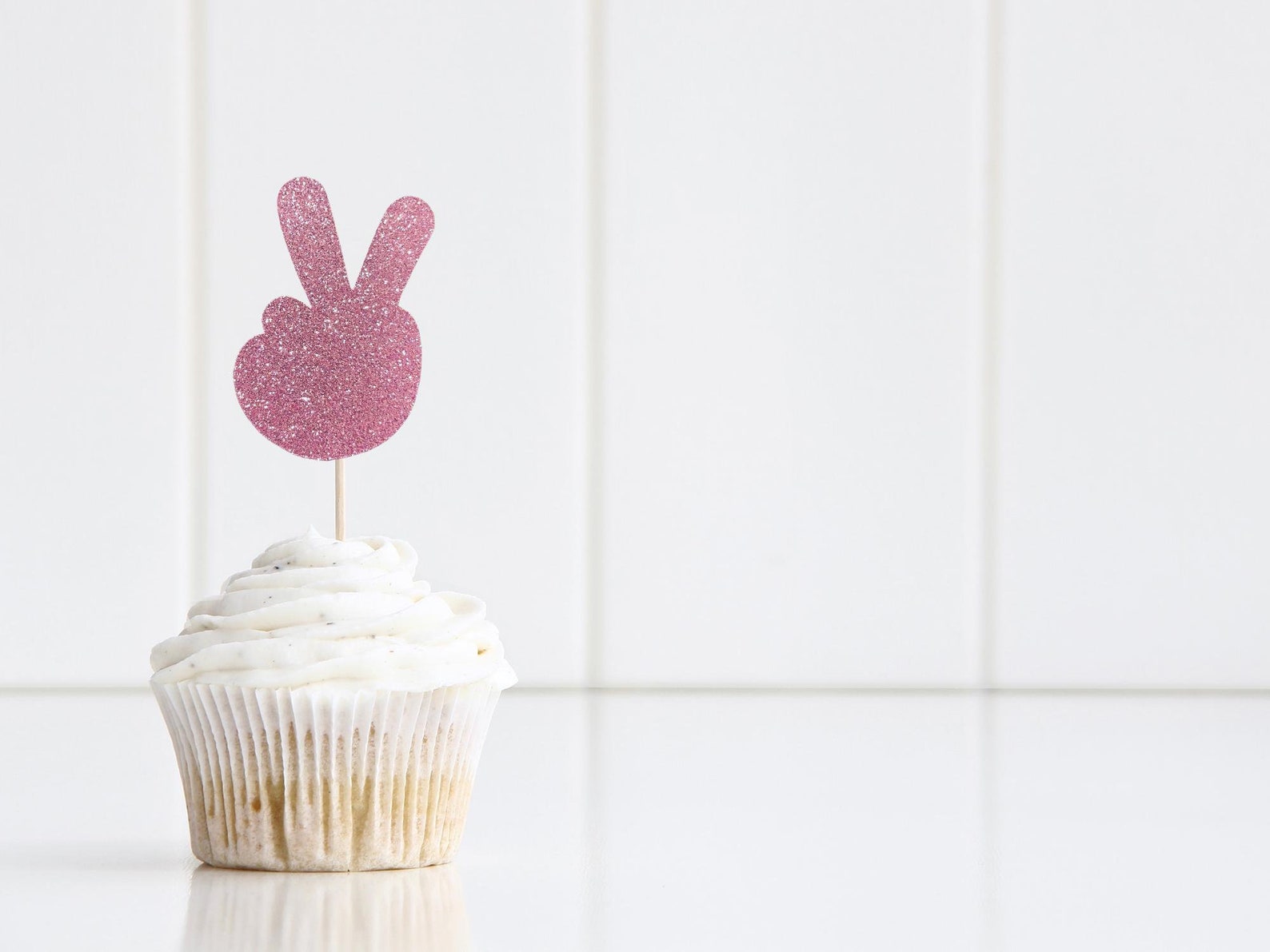 Peace Sign Cupcake Toppers | Pink Glitter Peace Sign Cupcake Toppers ...