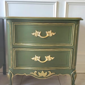 SOLD - French Provincial Nightstands - Etsy