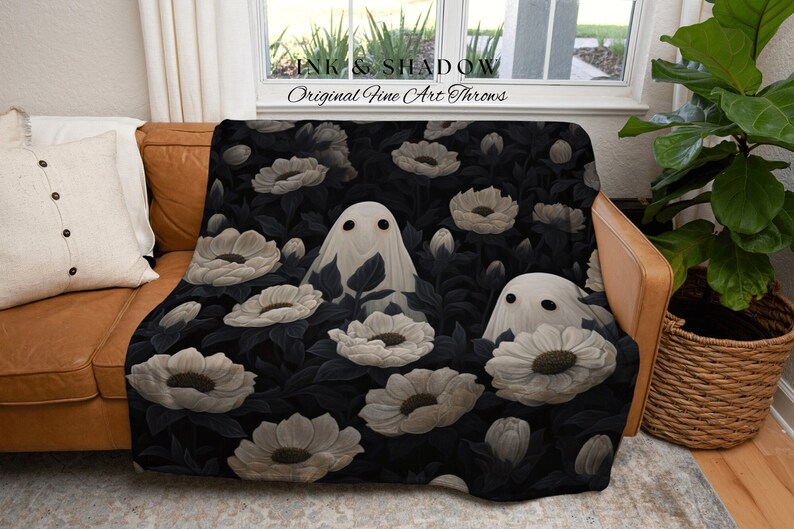 Spooky Cute Ghost Tapestry | Gothic Room Decor Vintage Ghost Funny ...