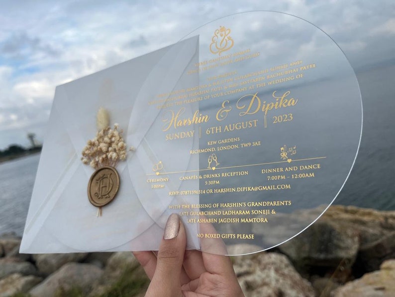 Round Acrylic Invitation. Clear Acrylic Wedding Invitation. Parchment ...