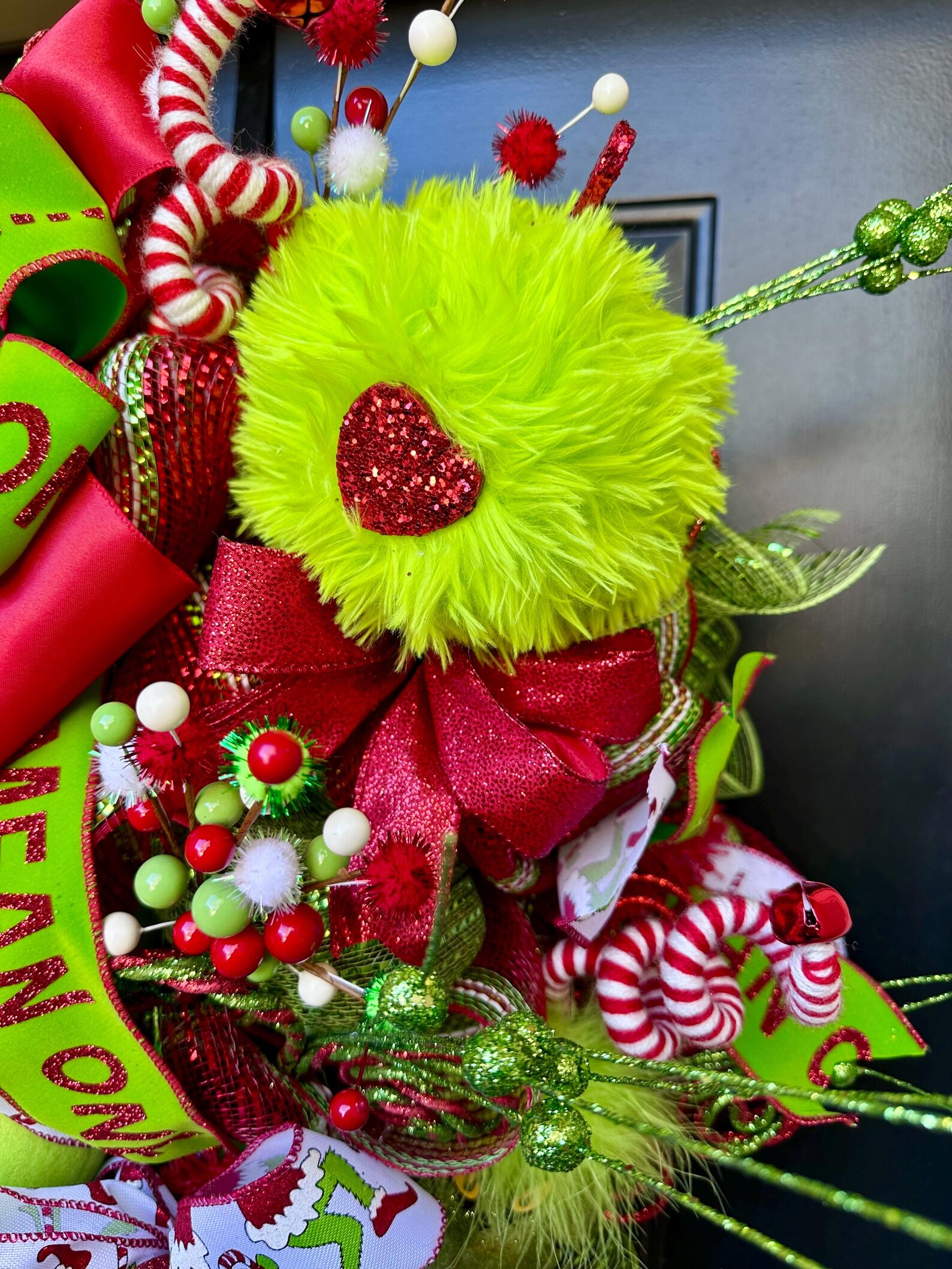 Christmas Grinch Feet Wreath - Etsy
