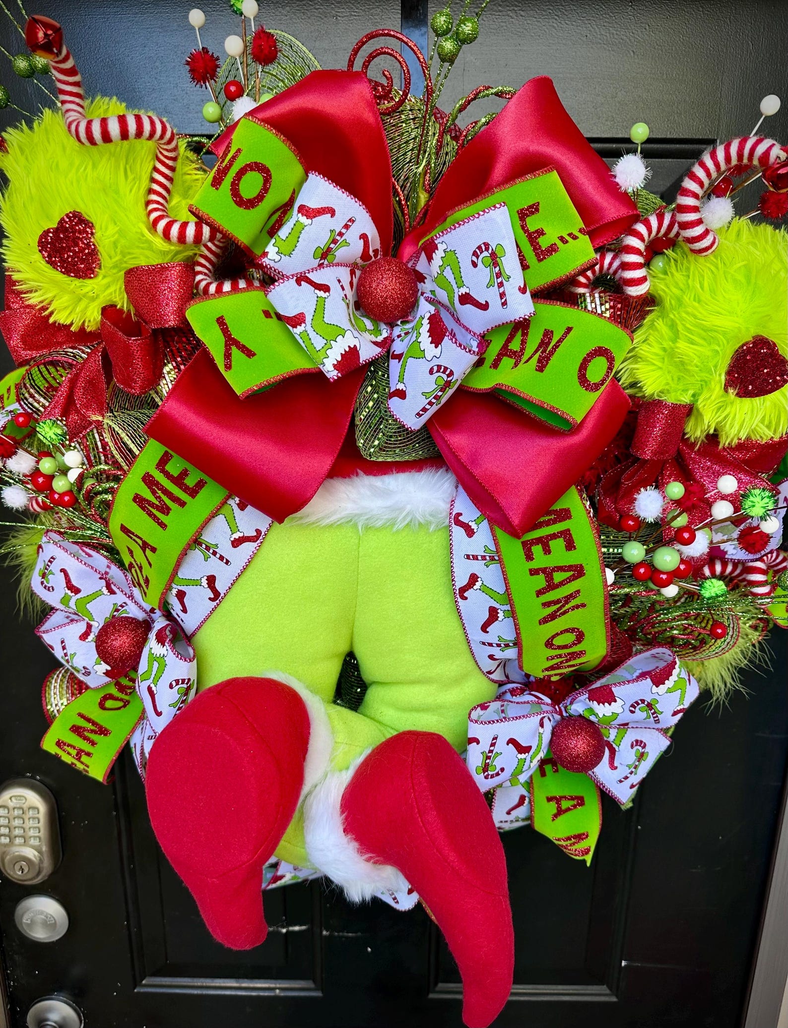 Christmas Grinch Feet Wreath - Etsy