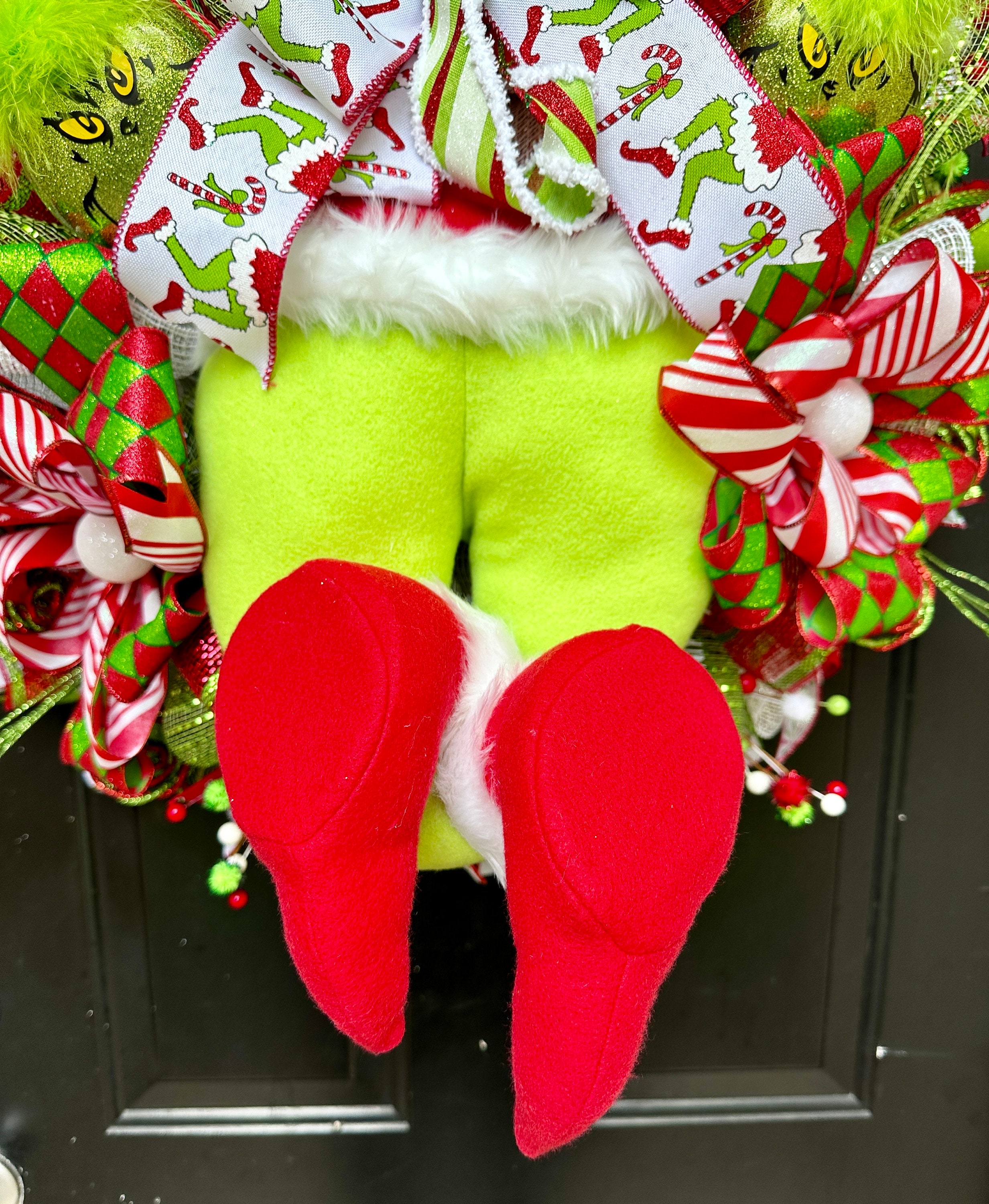 Christmas Grinch Feet Wreath - Etsy