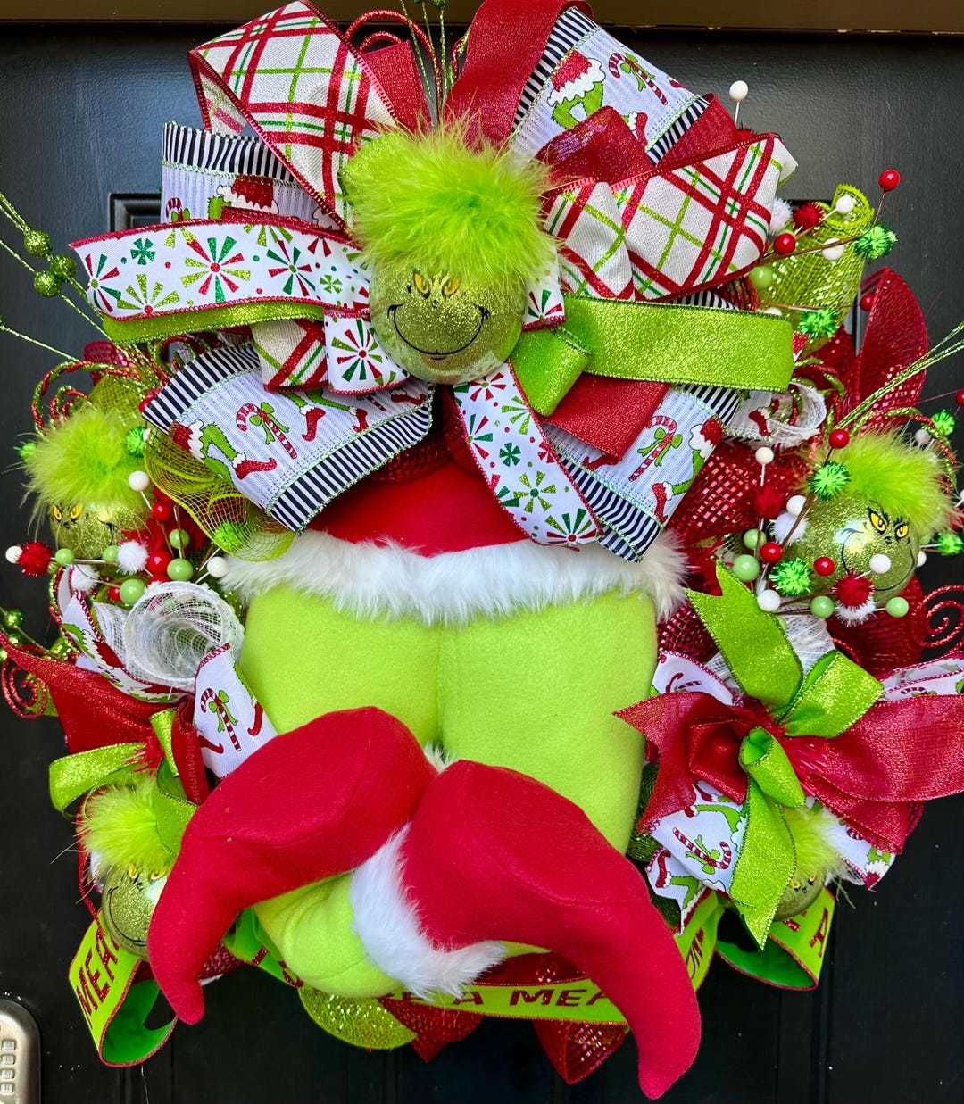 Christmas Grinch Feet Wreath - Etsy