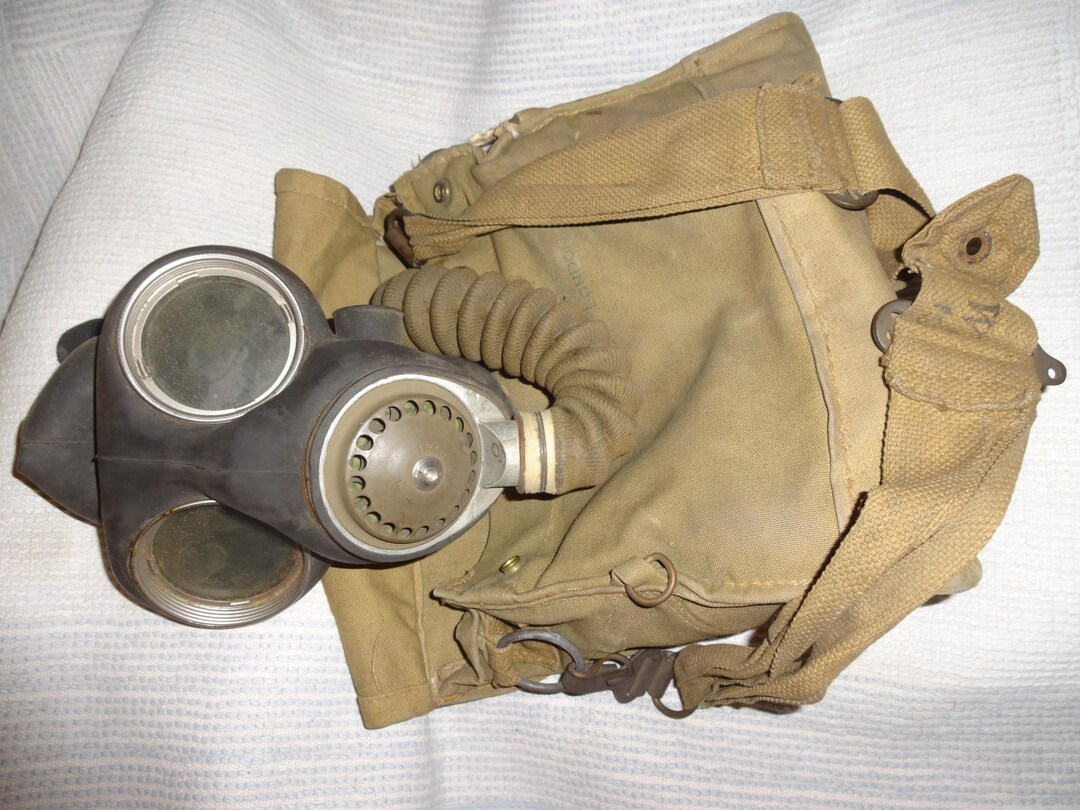British Mark IV Gas Mask & Bag (1940) - Etsy