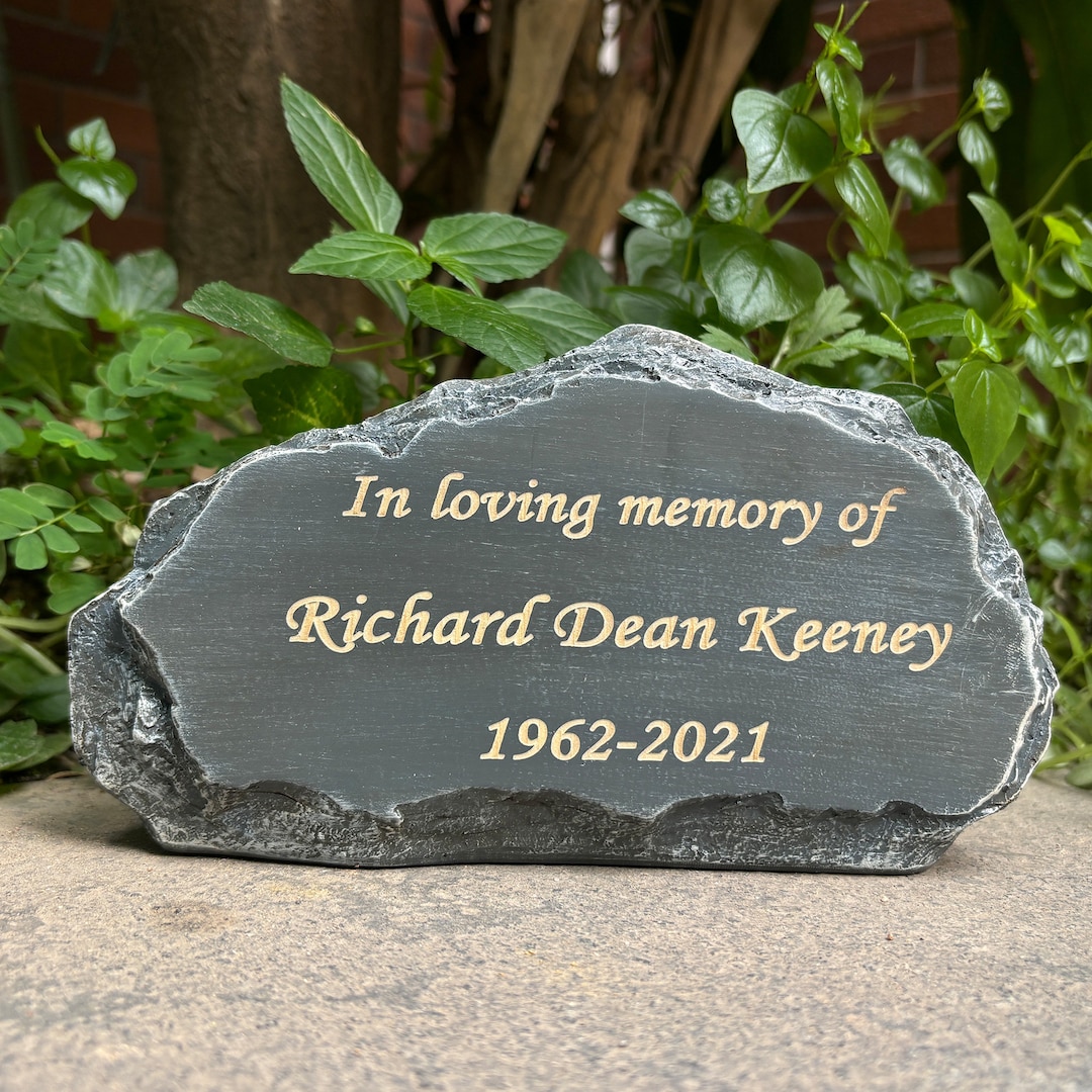 Personalized Garden Stones Engraved With Any Message, Laser Engraved Garden Welcome Stones, Pet ...