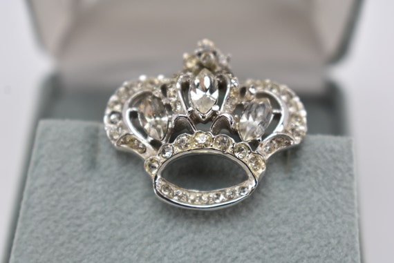 CORO Royal Crown Brosche oder Pin Klare Kristalle und Silber Ton signiert Vintage Crown Brooch Etsy