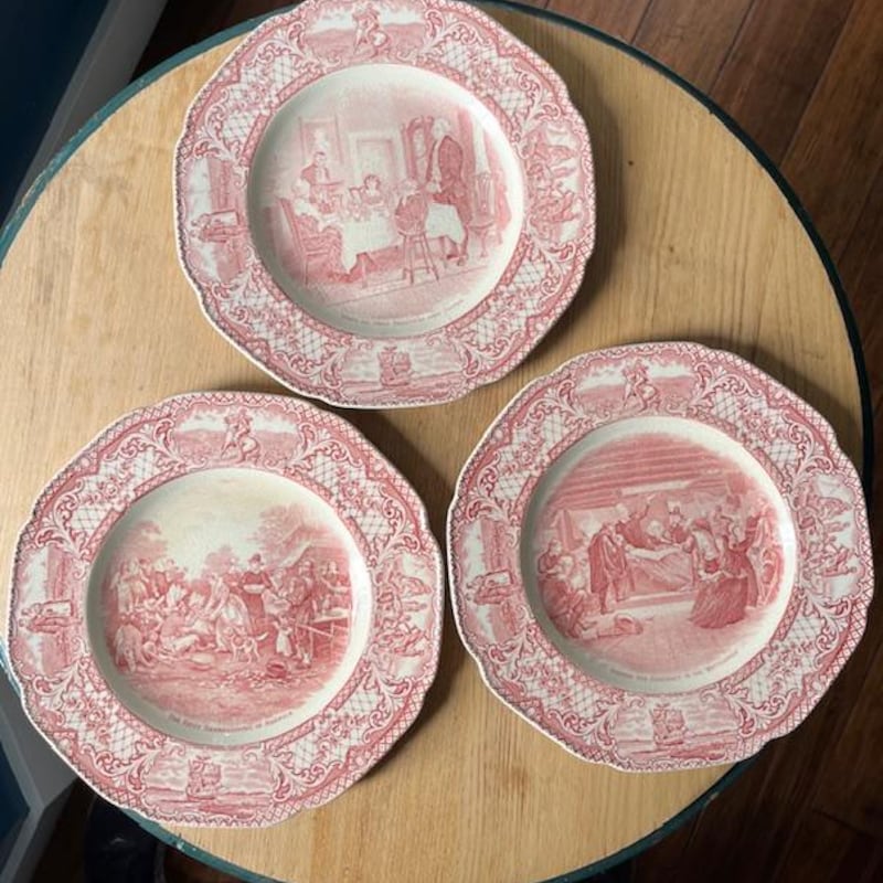Red Colonial Plates - Etsy UK