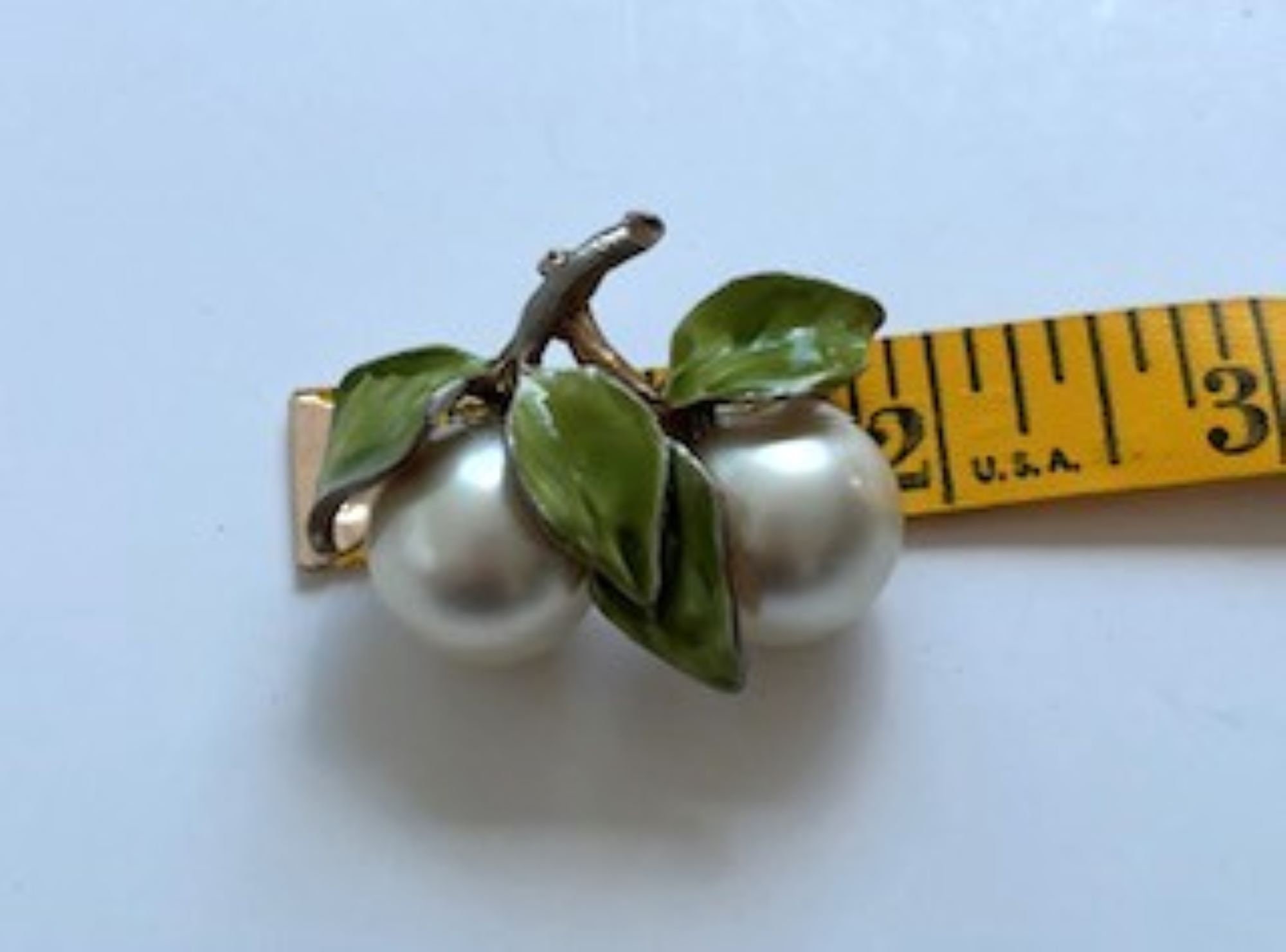 Vintage Lovely Two Pearls Faux Gold Pin - Etsy