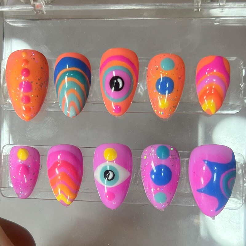 Alien Nails - Etsy
