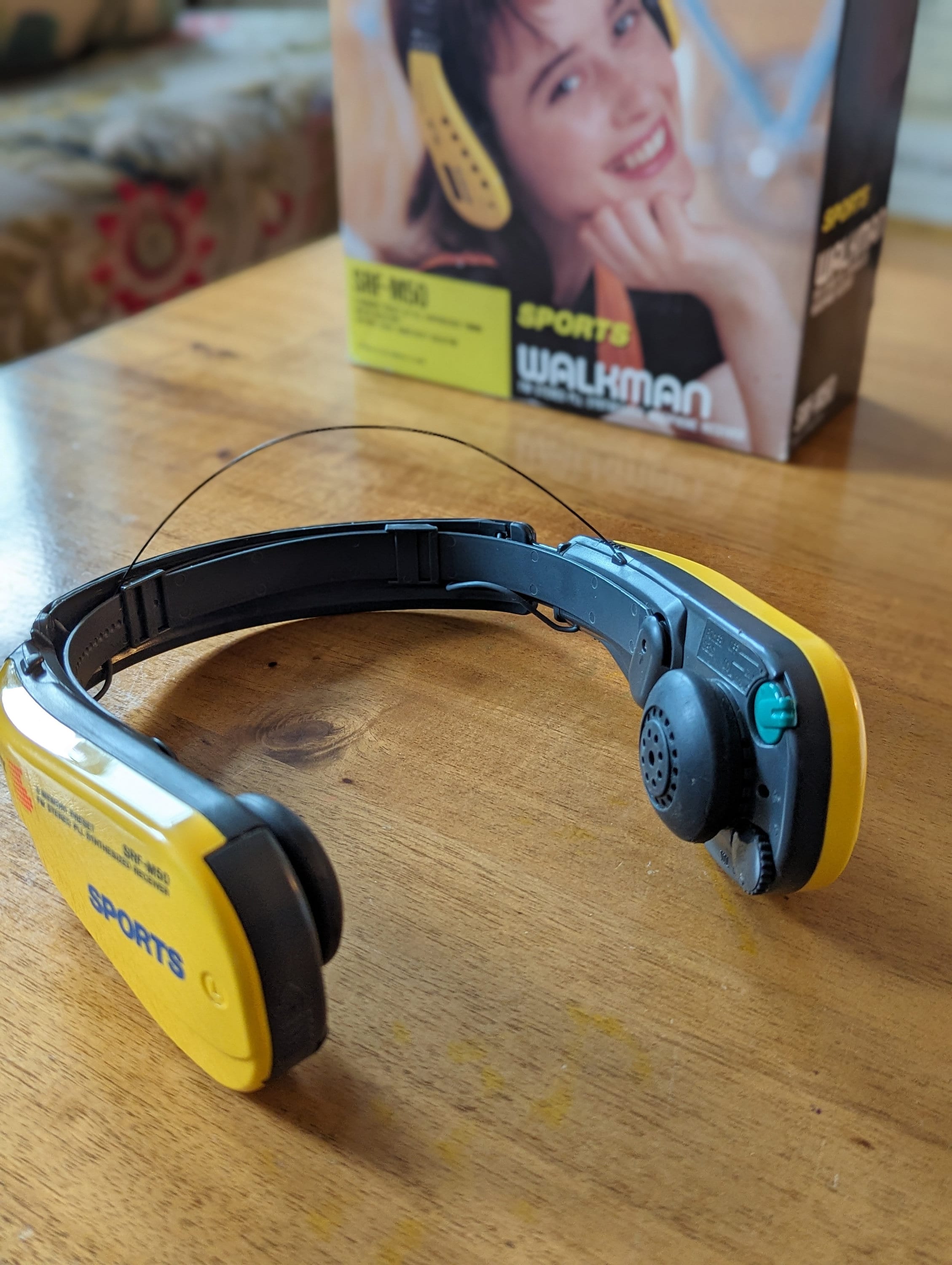 Vintage Sony Walkman Sports FM/AM Radio Yellow SRF-M50 Fully Functional ...