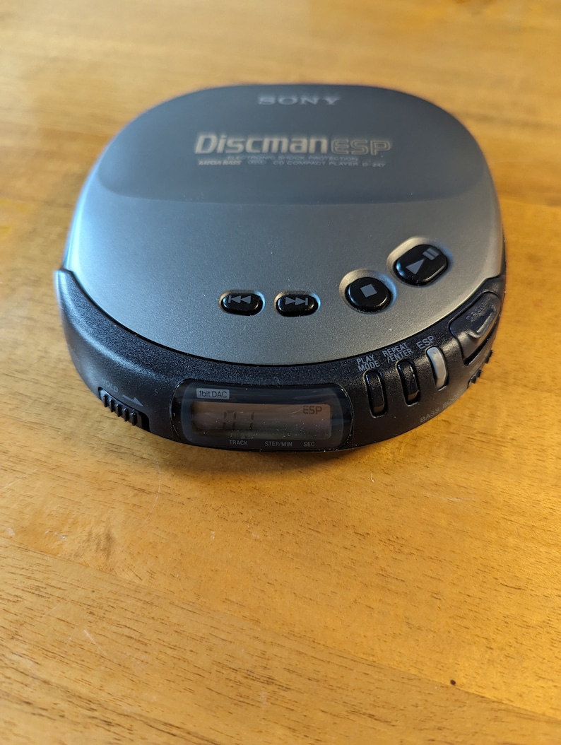 Sony MDR-201LP Discman With ESP and Mega Bass 1bit DAC Old New in Box ...