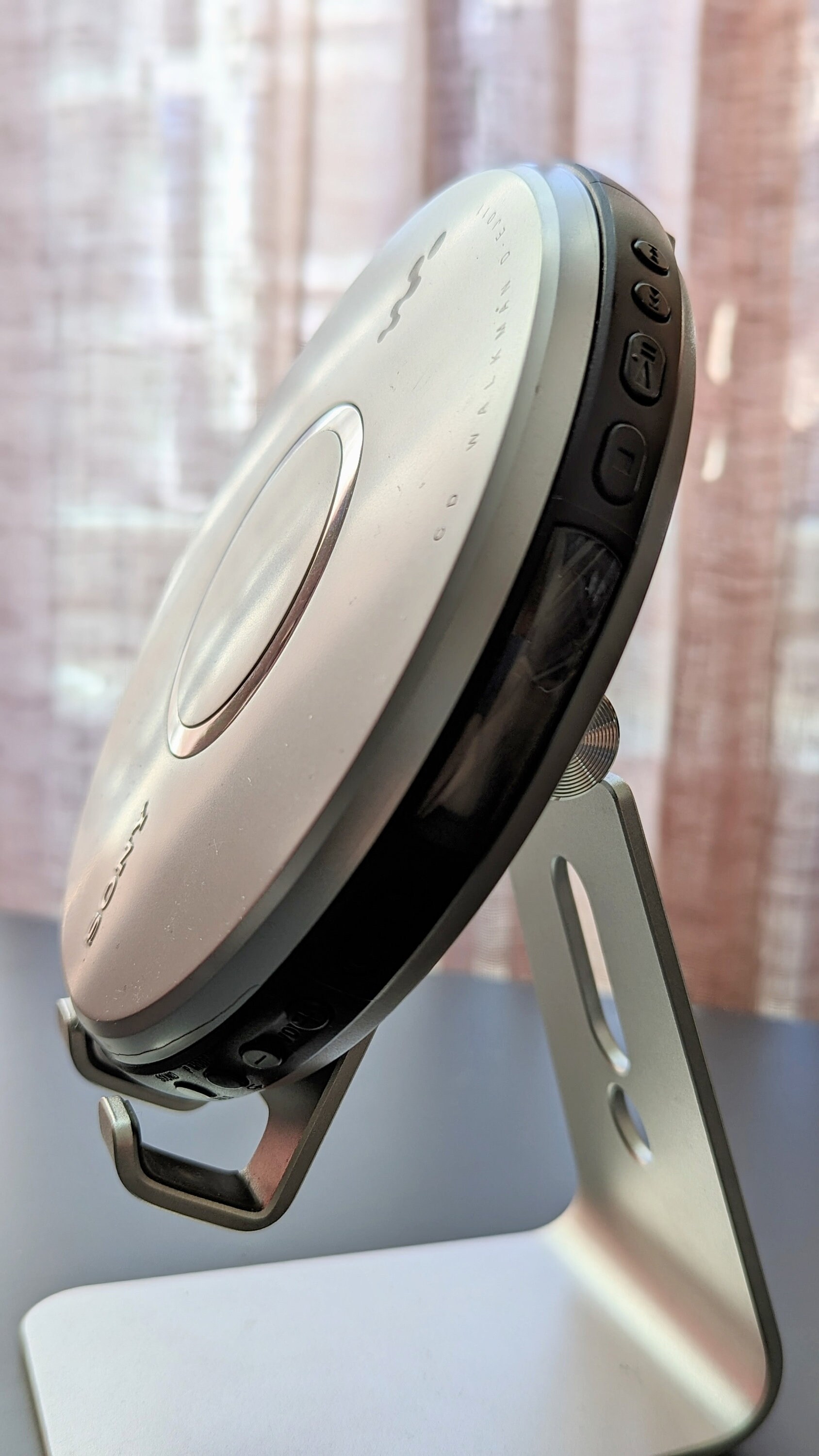 Vintage Sony Discman D-EJ011 Portable CD Player Retro Walkman Classic ...