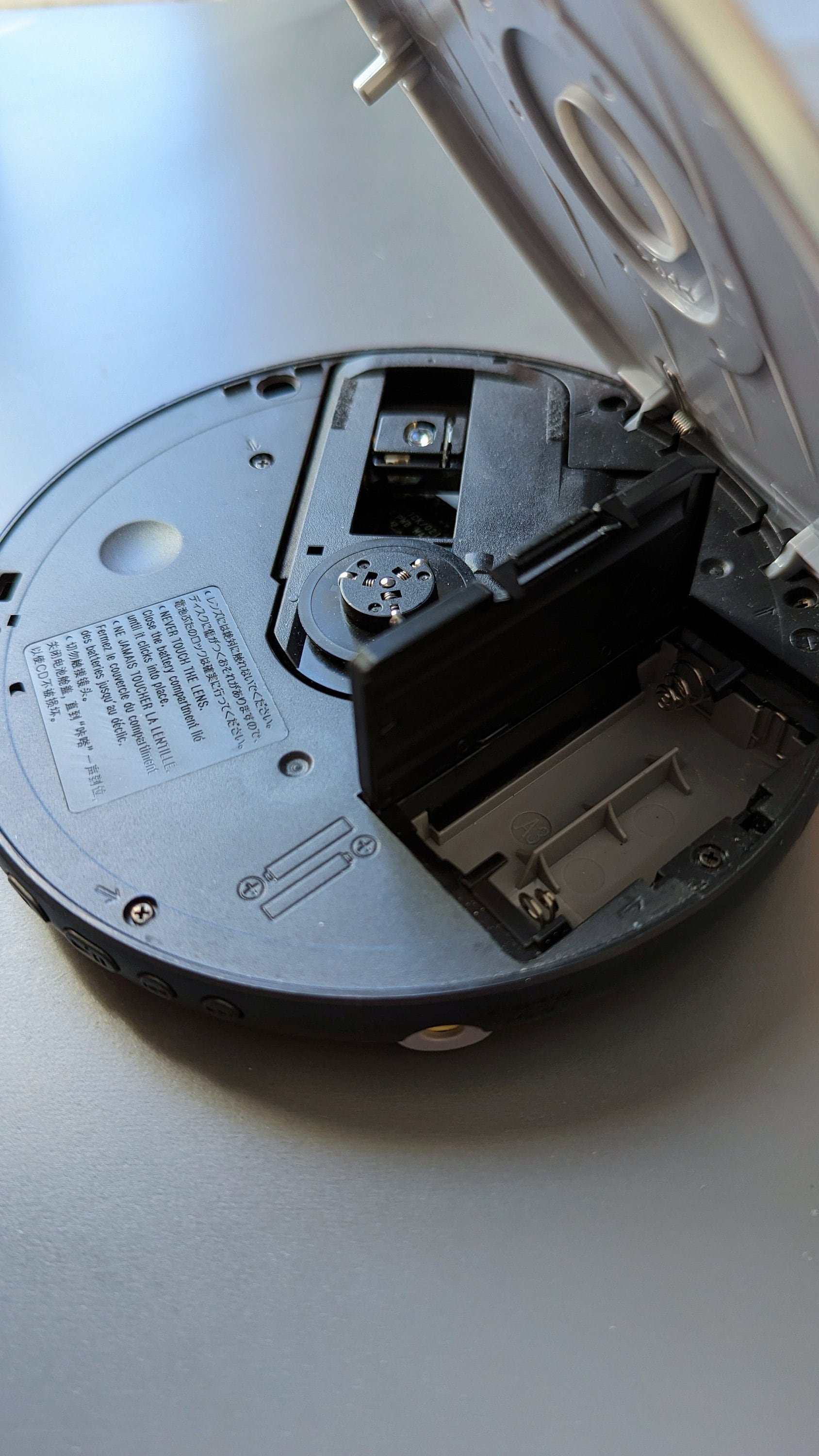 Vintage Sony Discman D-EJ011 Portable CD Player Retro Walkman Classic '90s Electronics - Etsy