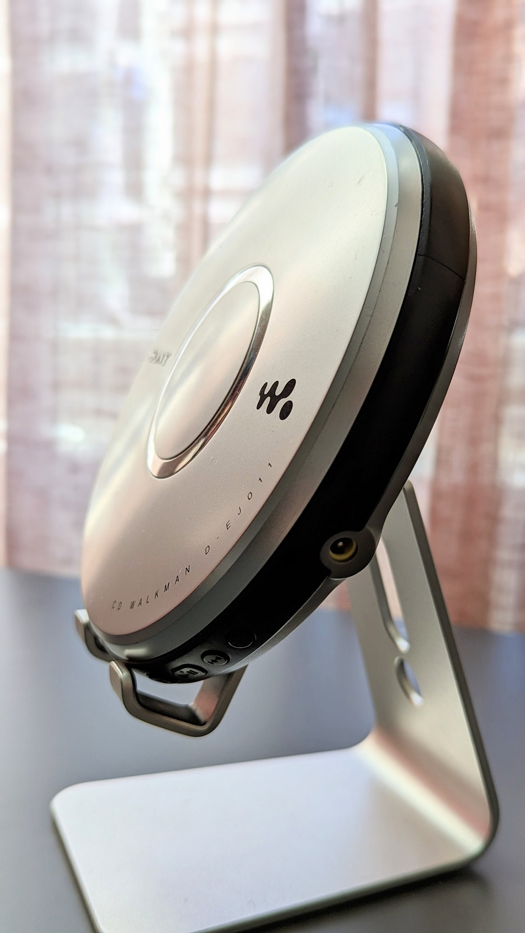 Vintage Sony Discman D-EJ011 Portable CD Player Retro Walkman Classic ...