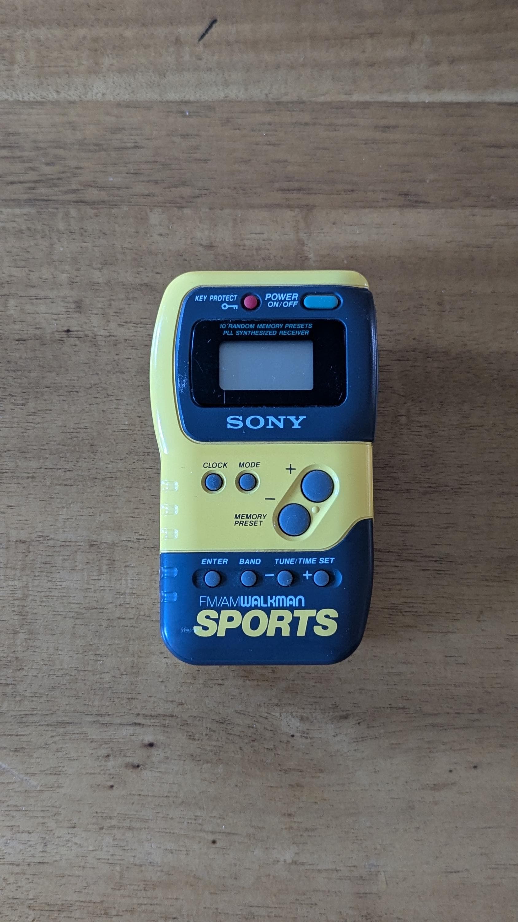Sony Walkman Sports FM/AM Radio Yellow SRF-M70 A Vintage Classic Ready ...