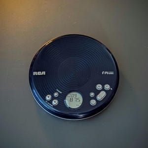 RCA RP2710 Personal CD Player With FM Tuner | Portable Music Player ...