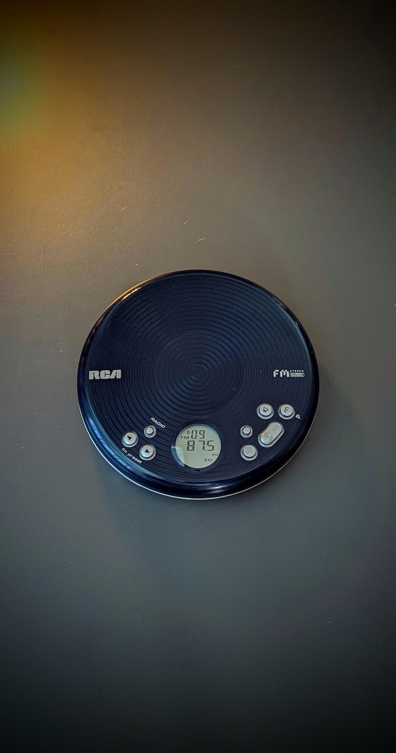 RCA RP2710 Personal CD Player With FM Tuner | Portable Music Player ...