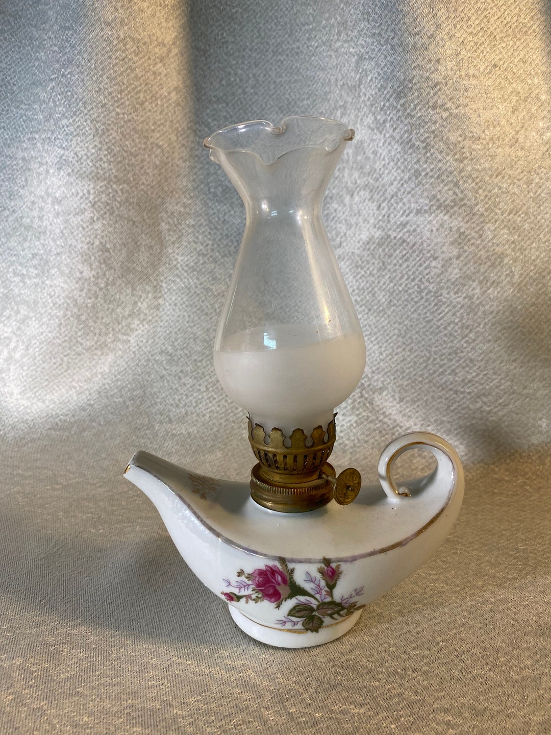 Vintage White Aladdin Style Oil Lamp With Dark Pink Flowers - Etsy
