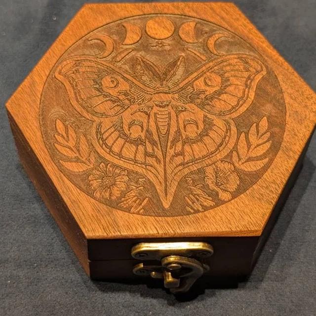 Engraved Walnut Dice Box: Hexagon RPG Dice Vault, Personalized - Etsy
