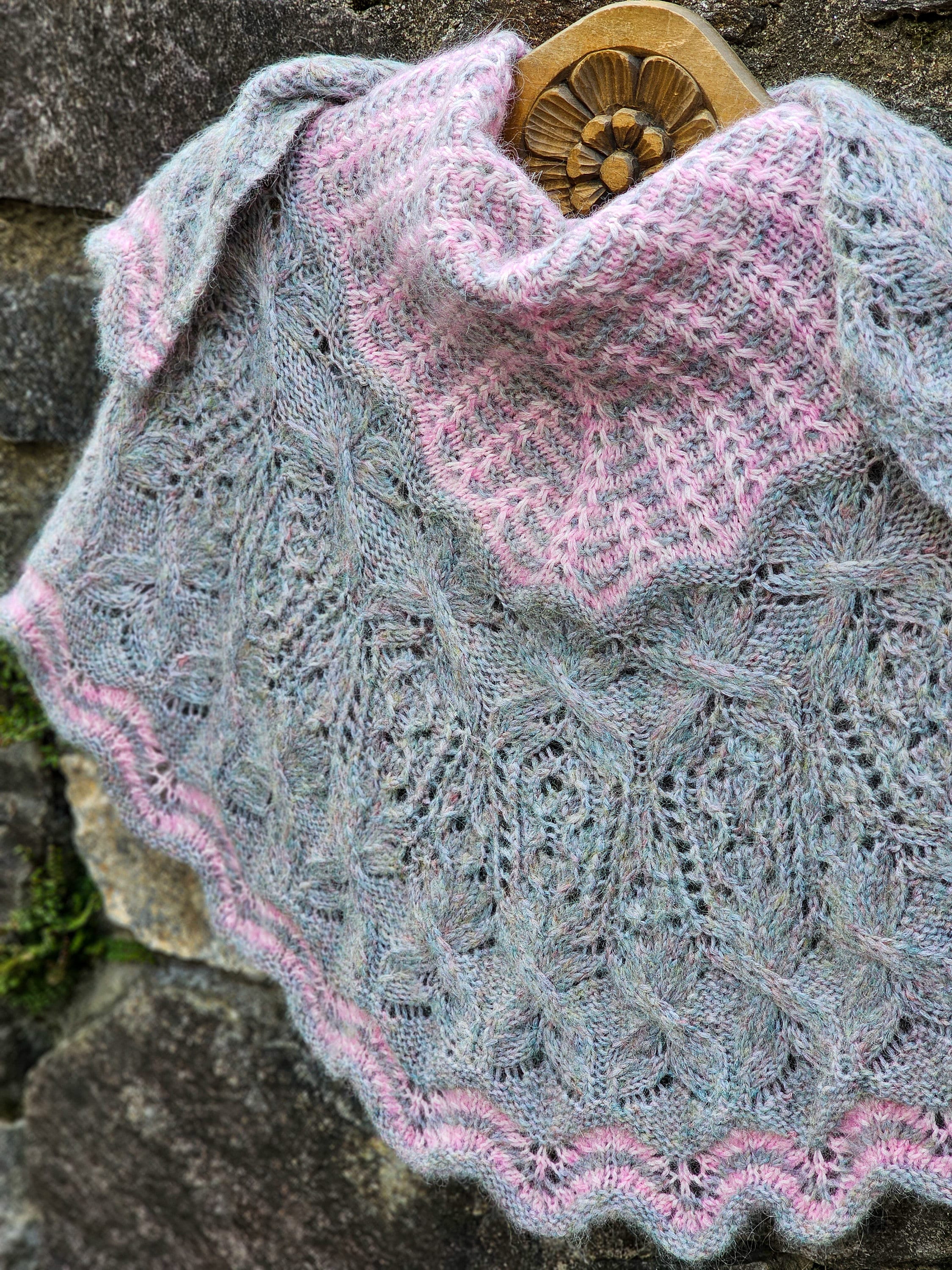 Dilara Lace Shawl Knitting Pattern: Mosaic Colorwork (english, German ...