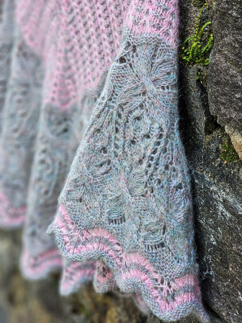 Dilara Lace Shawl Knitting Pattern: Mosaic Colorwork (english, German ...