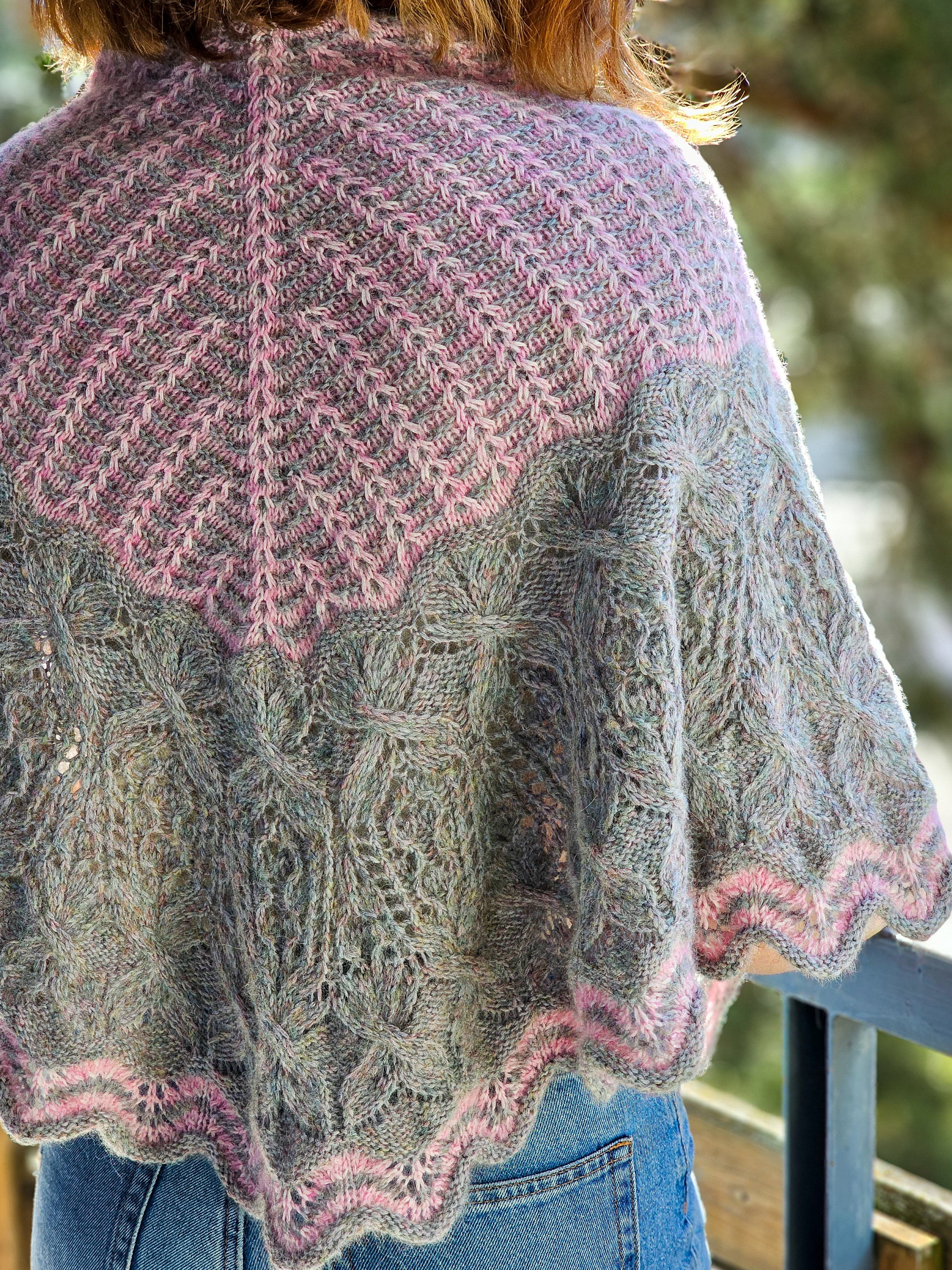Dilara Lace Shawl Knitting Pattern: Mosaic Colorwork (english, German ...