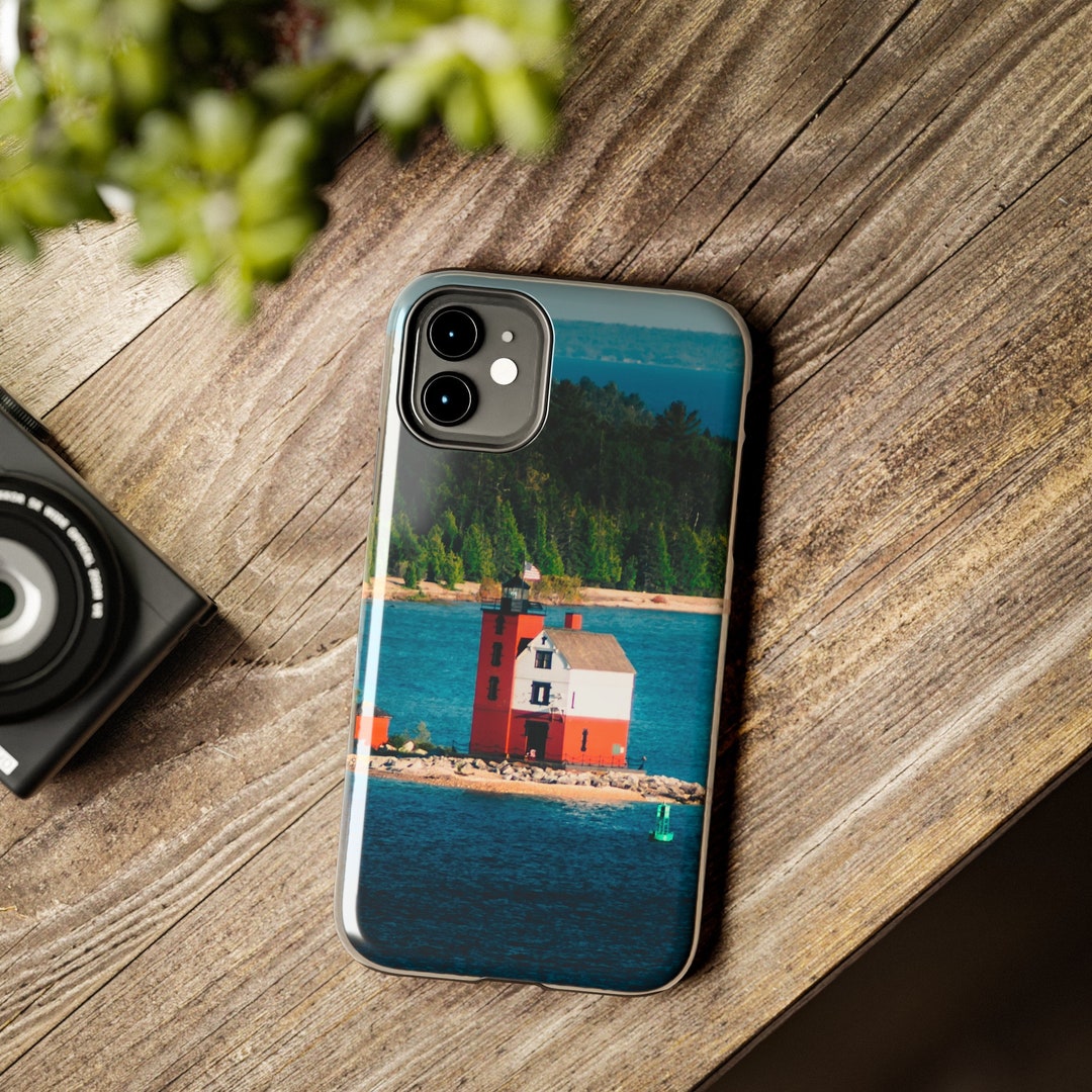 Round Island Lighthouse Mackinac Island Smartphone Tough Case Michigan ...