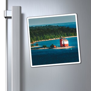 Round Island Lighthouse Magnet - Captivating Mackinac Island Beauty ...
