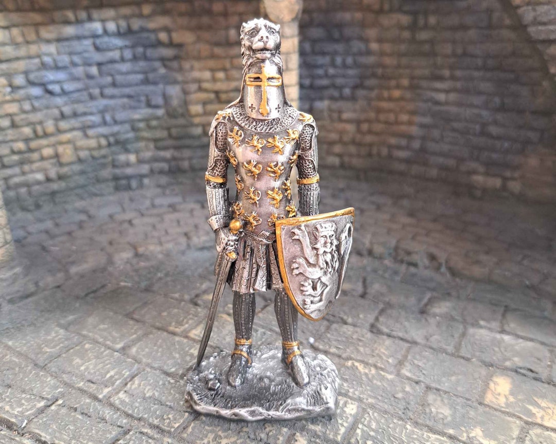 Lion Crested Metal Knight Statue - Etsy