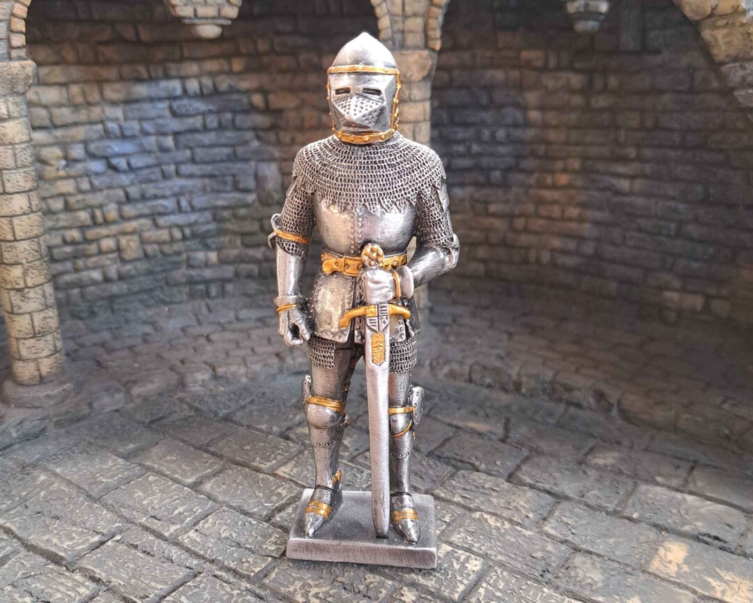 15th Century Knight in Bascinet Helmet - Solid Metal Knight Statue - Etsy