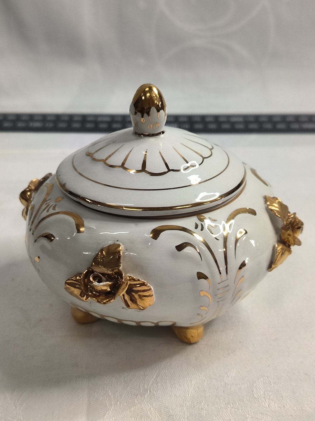 Bombonera Lidded Box Decorated With Small Gold Roses - Etsy