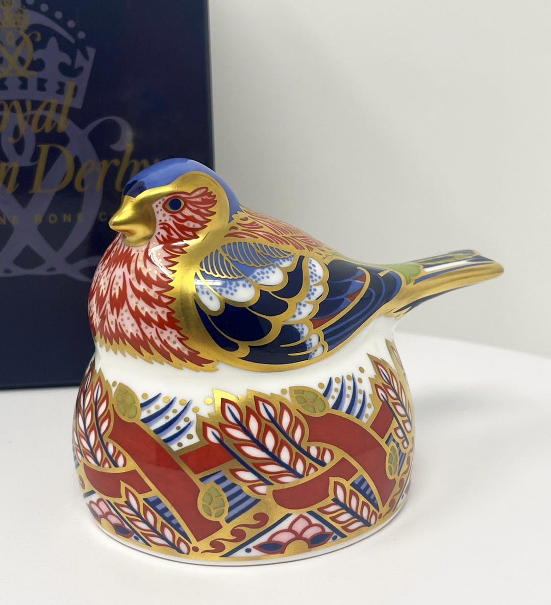 Boxed Chaffinch Nesting Royal Crown Derby Bird Hand-painted Imari ...