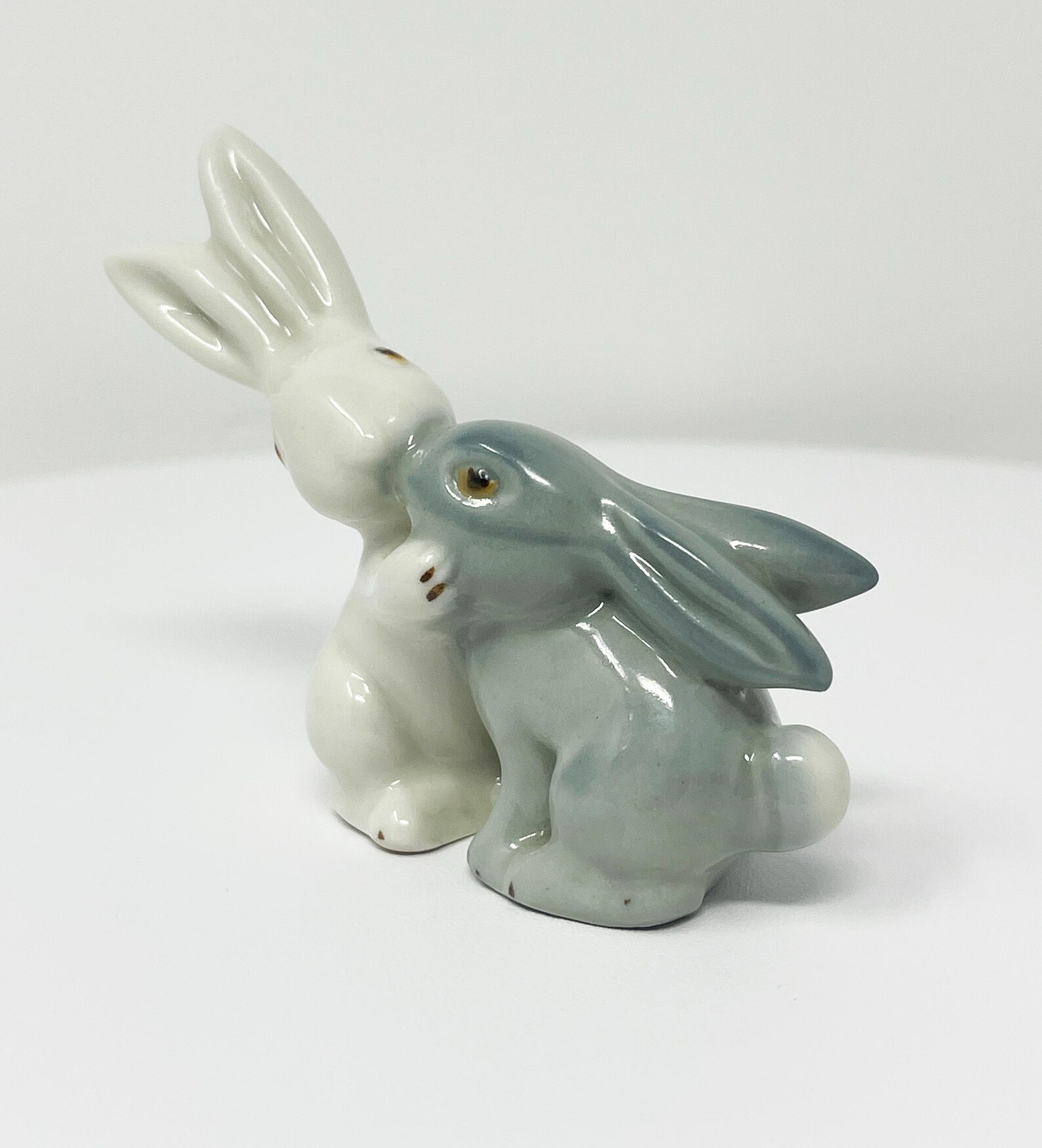 Vintage Wade England Figurine Kissing Bunnies 1940s Signed Rare ...