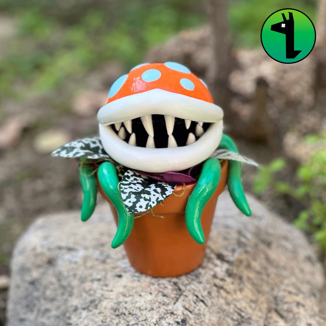 Poison Horror Gourd | Man-eating Plant, Spooky Halloween Gift, Desk ...