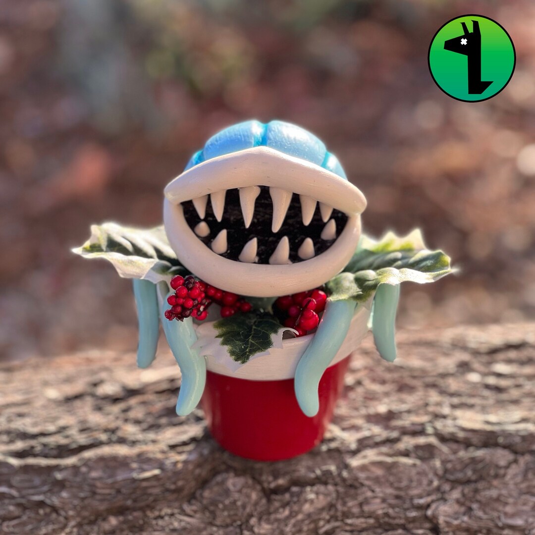 Frost Bite Horror Gourd | Man-eating Plant, Spooky Halloween Gift, Desk ...