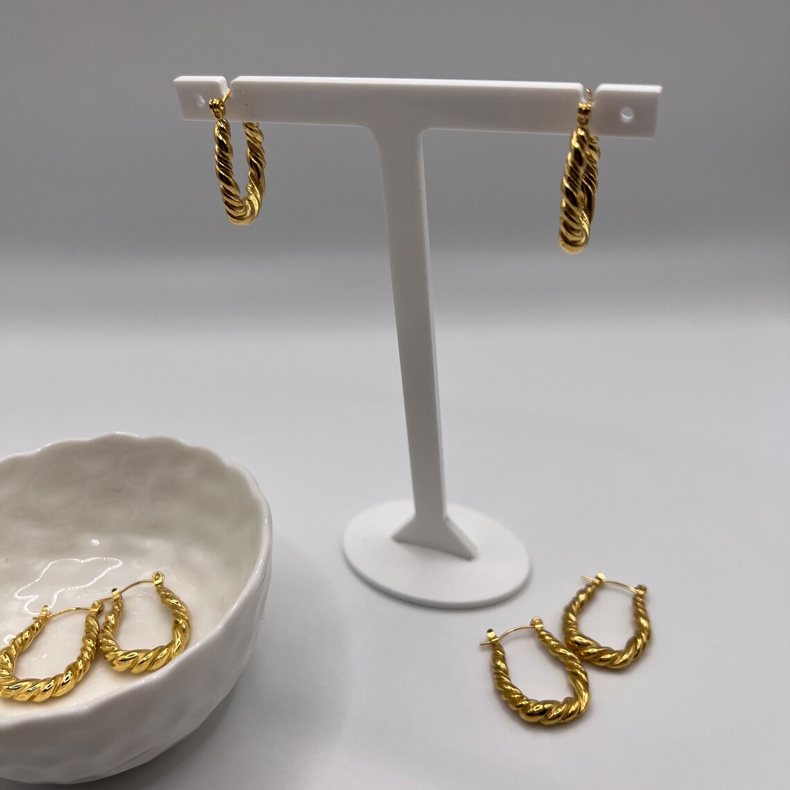 18K Gold Twisted Oval Hoops, Gold Rope Textured Hoops, Geomtric Twisted ...