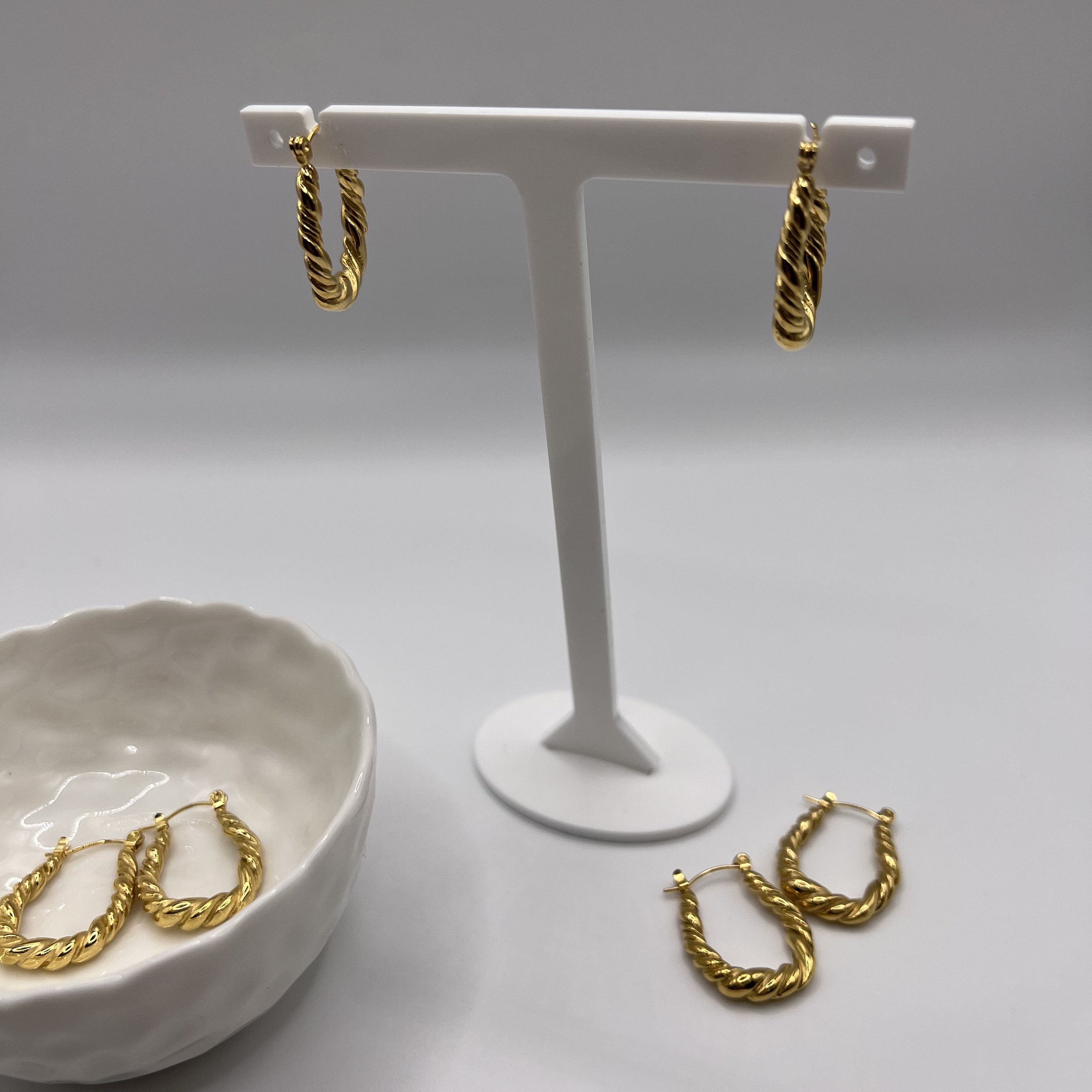 18K Gold Twisted Oval Hoops, Gold Rope Textured Hoops, Geomtric Twisted ...