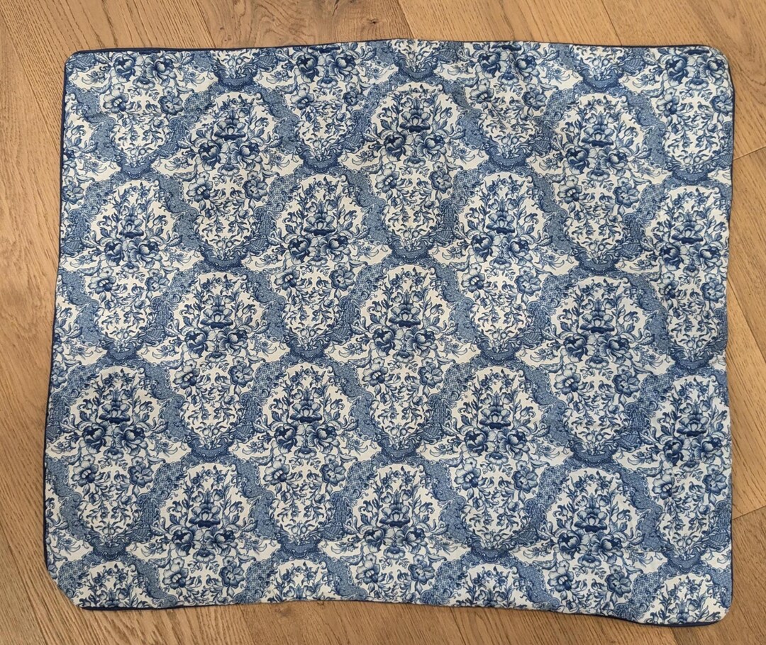 Pair (2) of Westpoint Stevens Blue Toile Print Pillow Cases With Navy ...