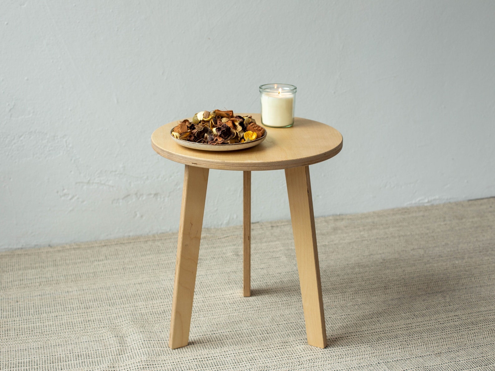 Wooden Round Coffee Table, 3 Leg Minimalist Side Table, Small Endtable ...