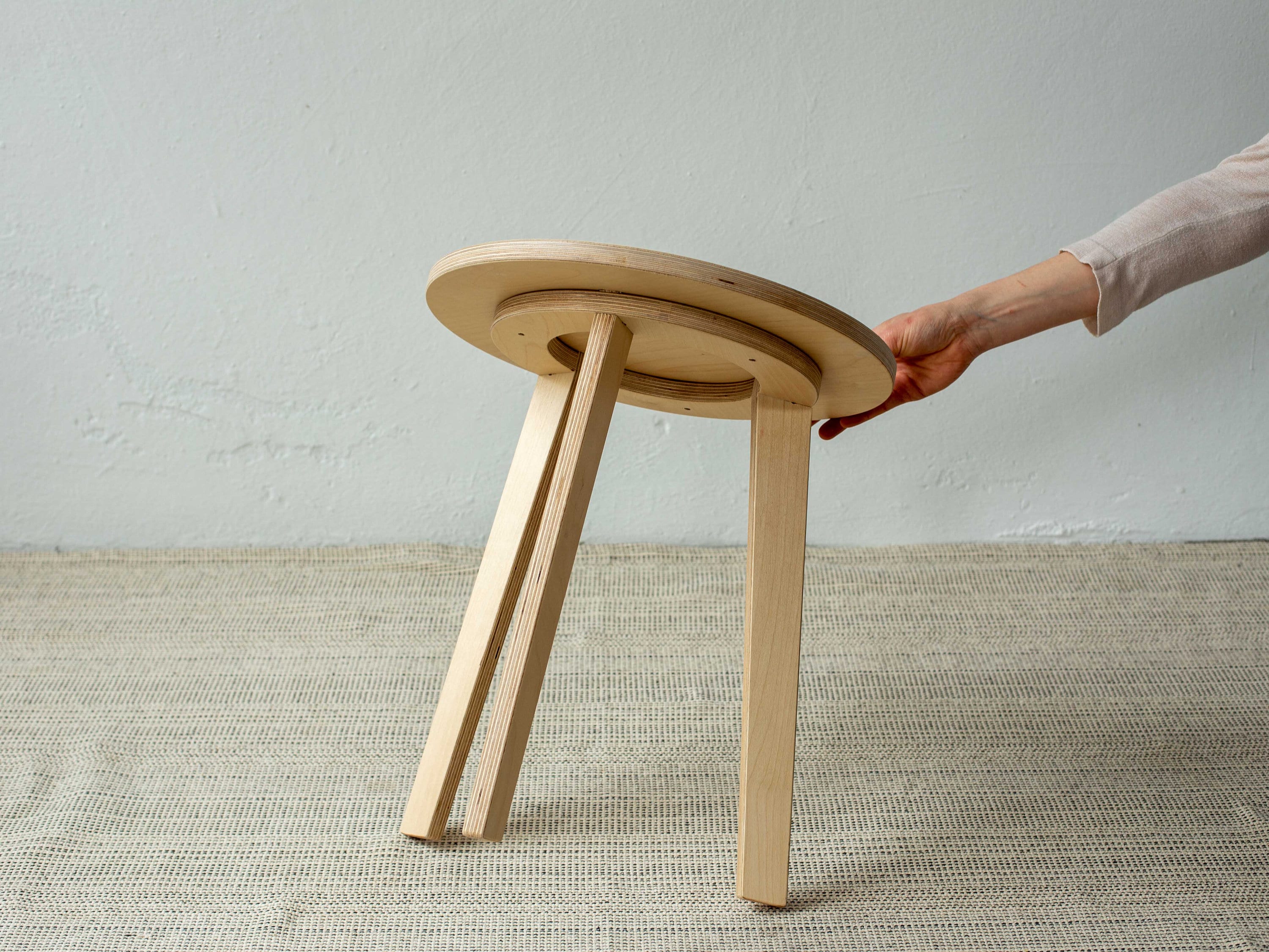 Wooden Round Coffee Table, 3 Leg Minimalist Side Table, Small Endtable ...