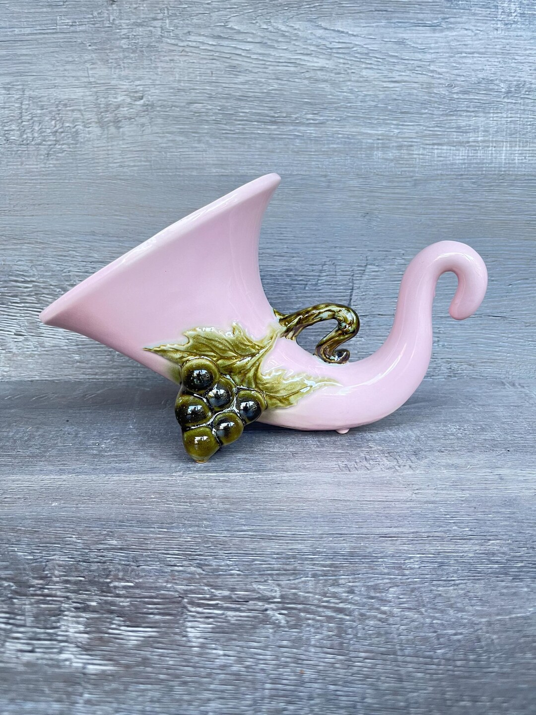 HULL TORKAY CORNUCOPIA, 1950's Pink Cornucopia With Grapes, 7 Inch Tall ...