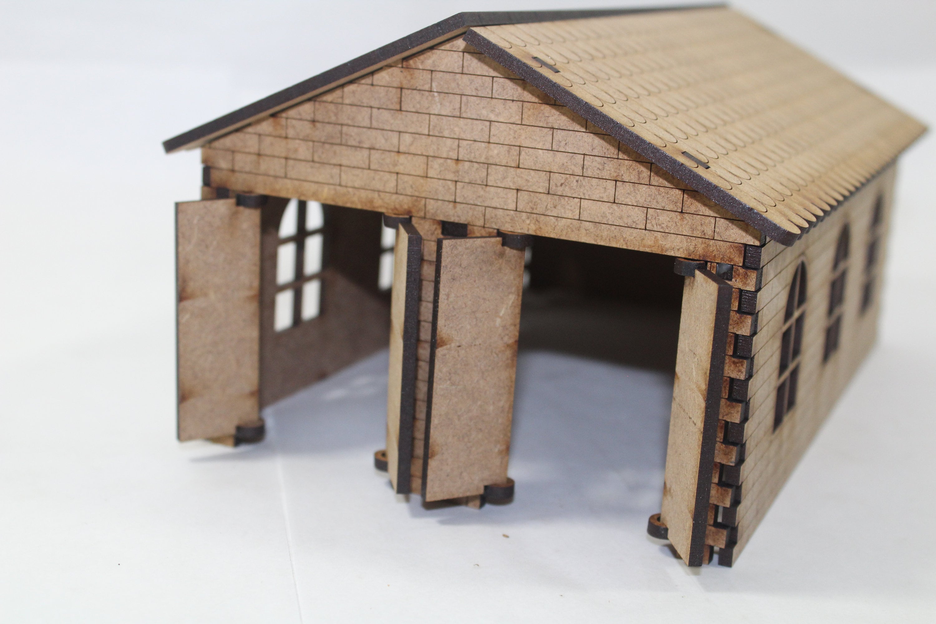 Model Railway 00 Gauge Engine Shed Twin Track 00 Gauge 210mm Flat ...