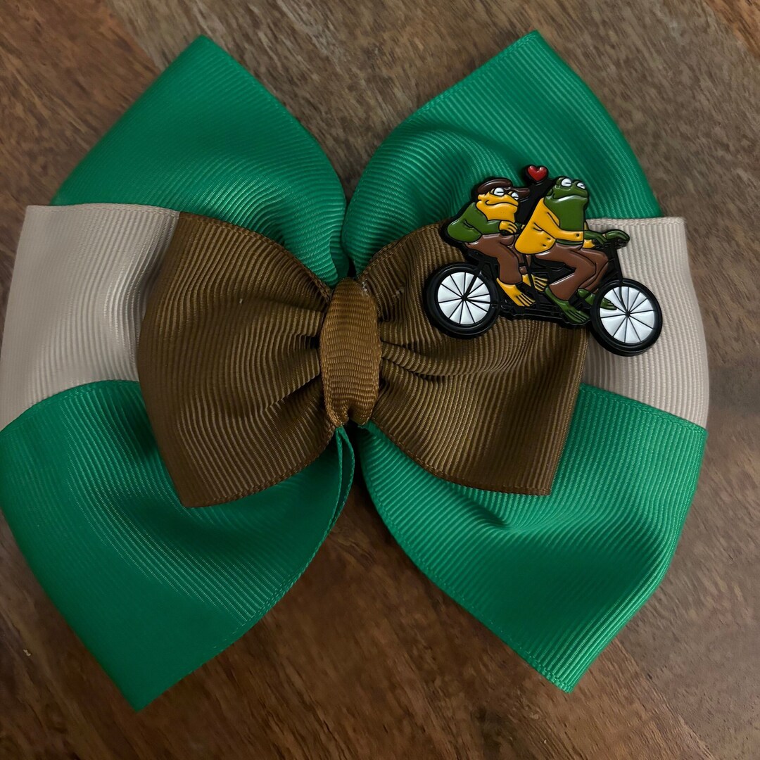 Whimsical Frog and Toad Bow - Etsy