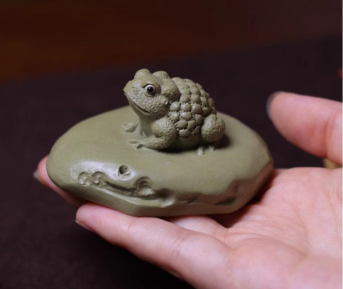 Chinese Yixing Green Clay Frog Tea Pot Lid Holder Tea Pet Zisha ...