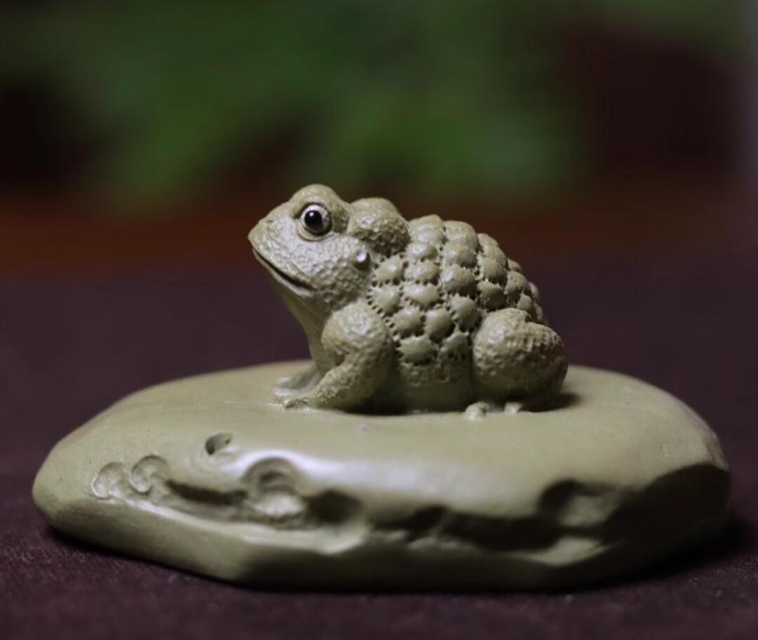 Chinese Yixing Green Clay Frog Tea Pot Lid Holder Tea Pet Zisha ...