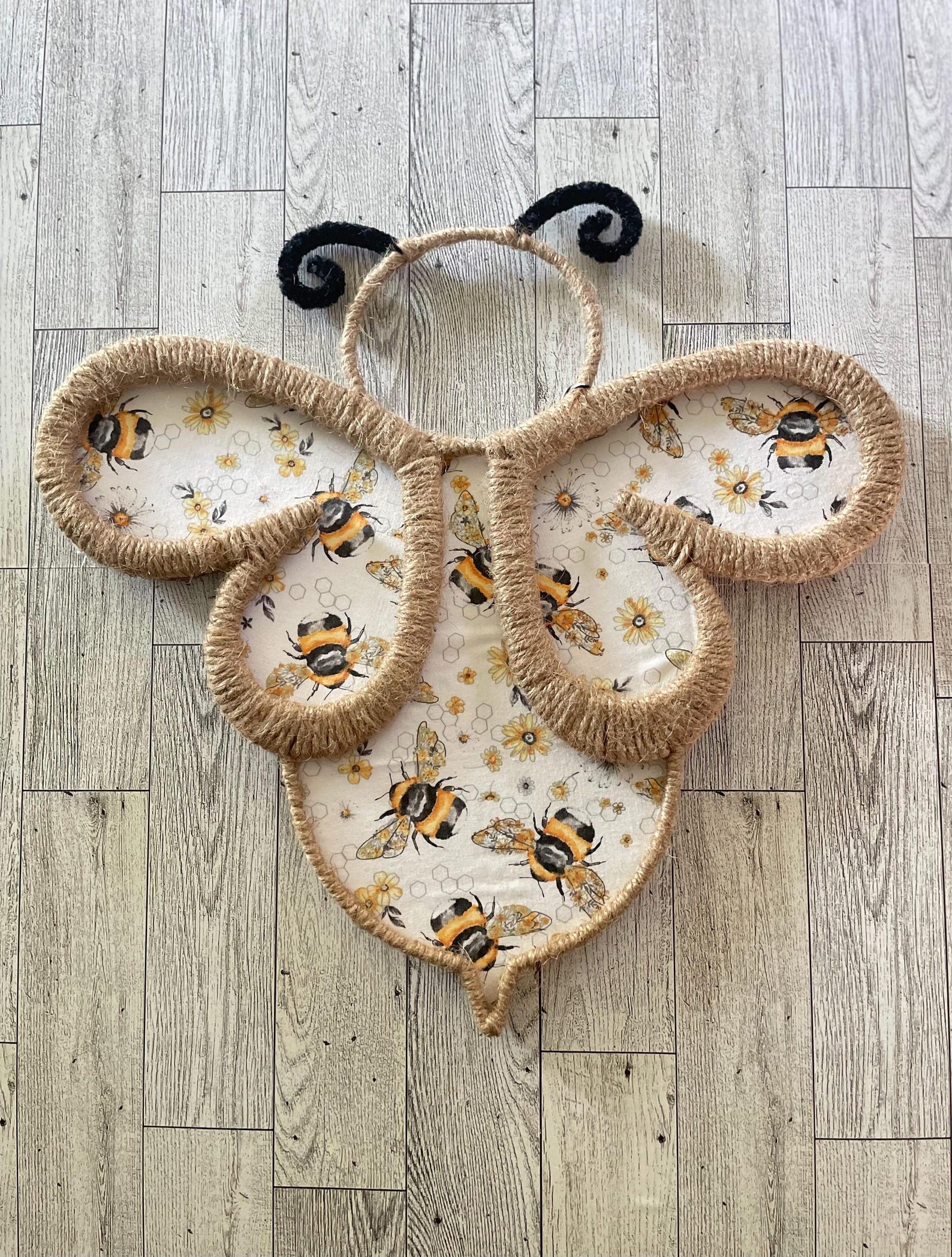 Rustic Bumblebee Wreath Door Wall Hanging - Etsy