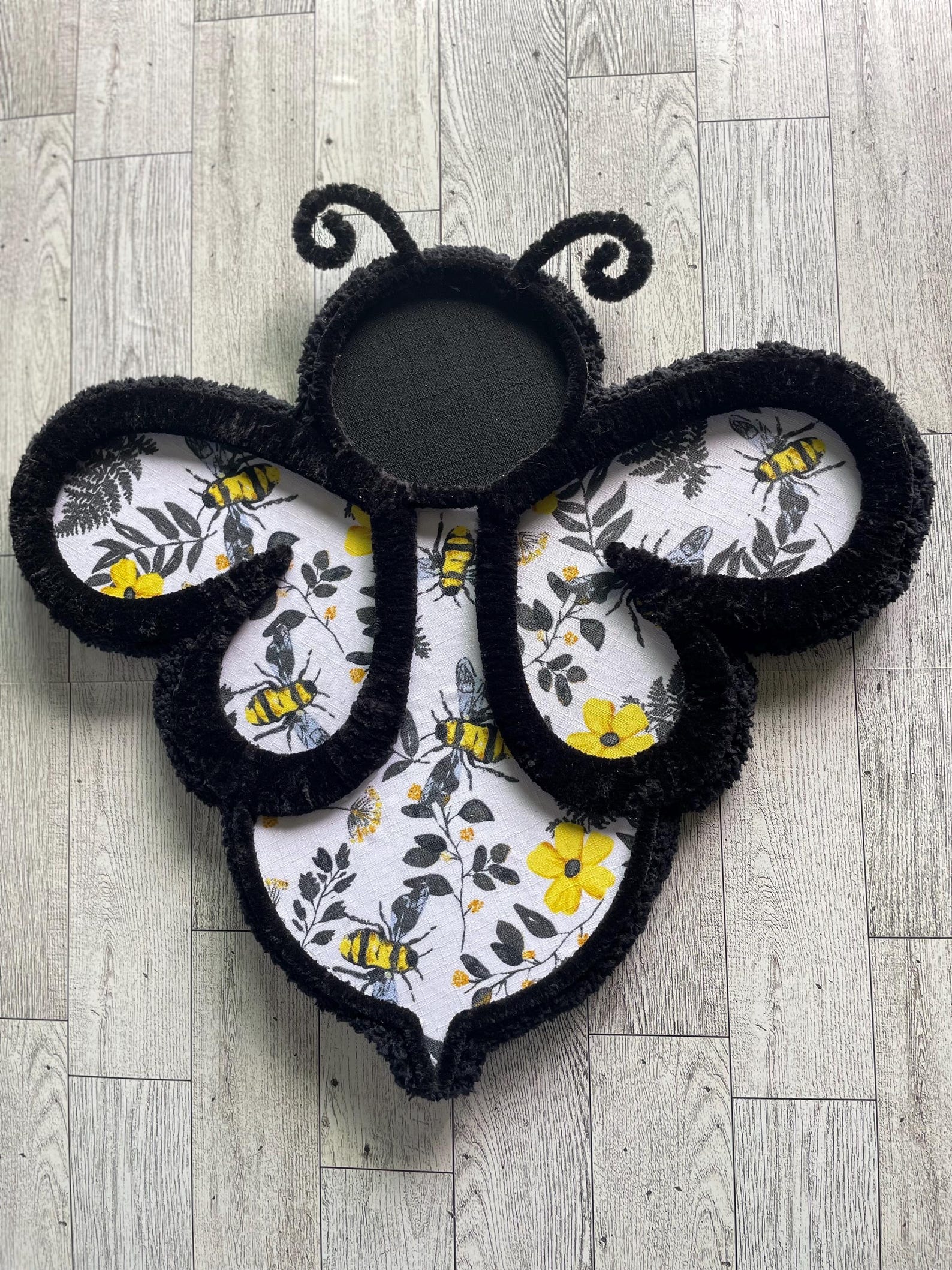 Black Chenille Bumblebee Soft & Fuzzy Spring Summer Fall/autumn Wreath ...